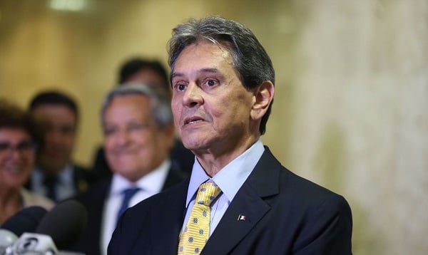 STF tem maioria para manter multa de R$ 452 mil imposta a Roberto ...